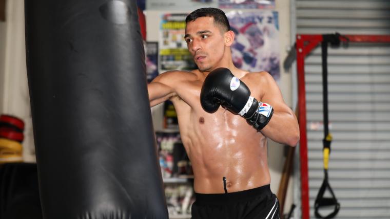 奥塔别克·霍尔马托夫 (Otabek Kholmatov) 与雷蒙德·福特 (Raymond Ford) 底卡对比