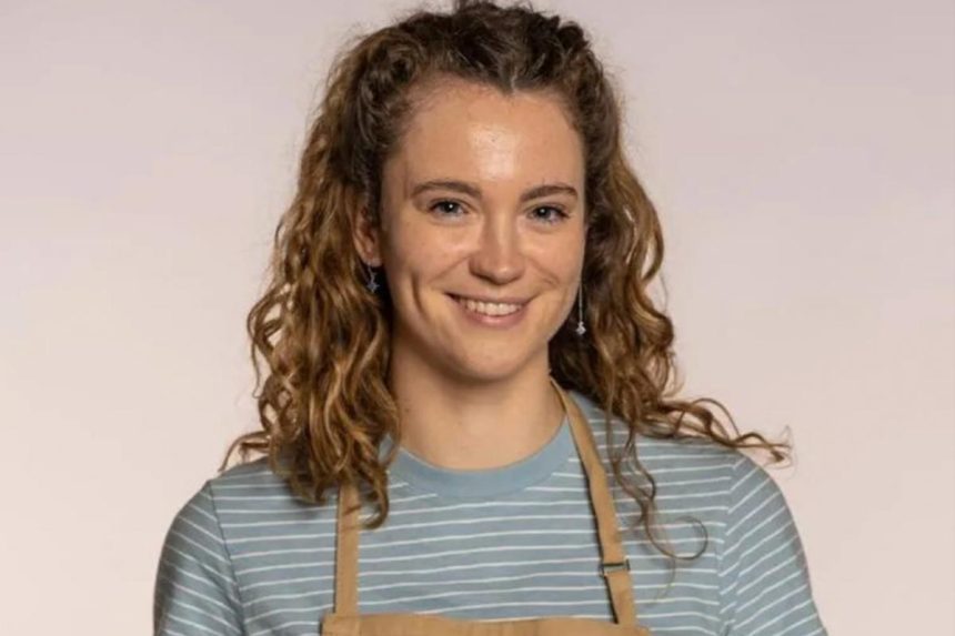 'The Great British Baking Show'의 첫 번째 청각 장애인 참가자인 Tasha Stones를 만나보세요.