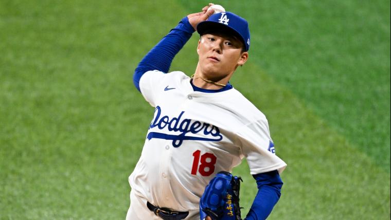 야마모토 요시노부는 어떤 공을 던지나요?