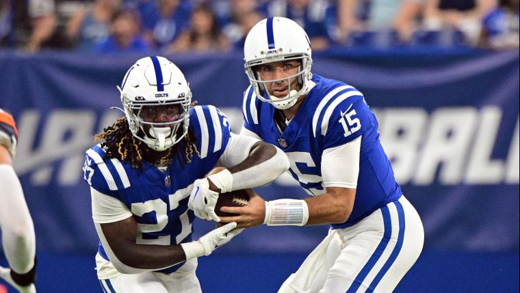 콜츠의 놀라운 트레이드 제안으로 베테랑 쿼터백이 베어스로 이적