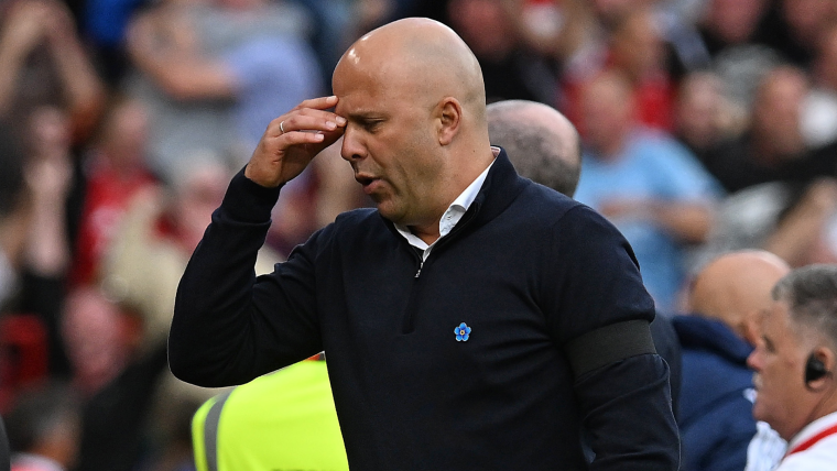 Arne Slot의 비밀스러운 반응으로 리버풀 팬들의 계약이 혼란스러워졌습니다.