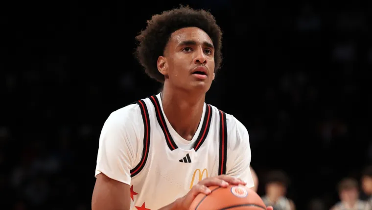 심각한 자동차 사고 라이브 이후의 Alijah Arenas의 최신작