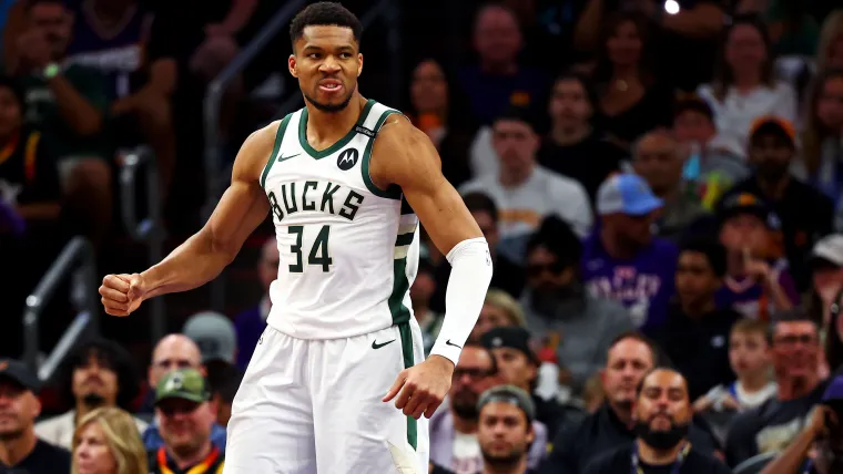 NBA는 월요일 Ivan White에 Giannis Antetokounmpo 발표를 합니다.
