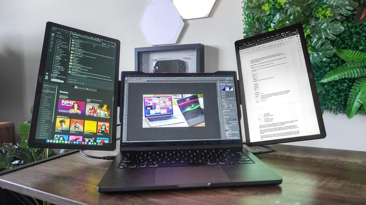 This Three-screen Portable Monitor Setup Has Revolutionized My Productivity