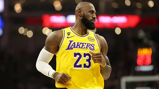 LeBron James Surpasses Kobe Bryant In Lakers Legacy After Stellar Game ...